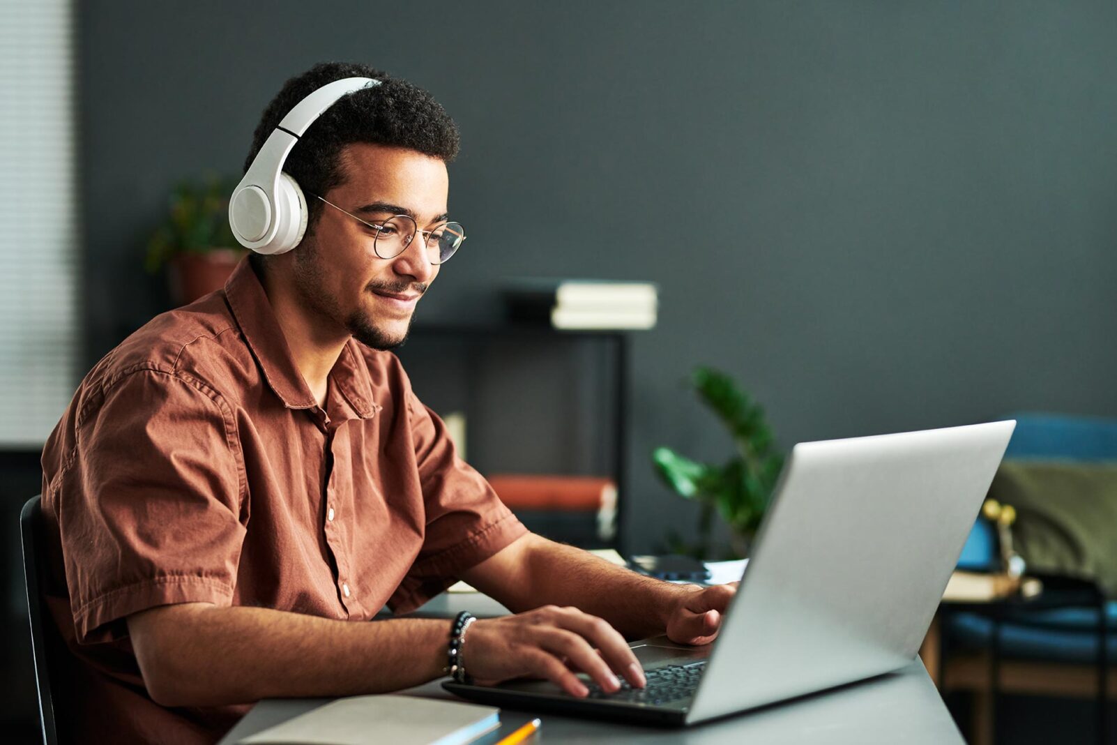 Online Associate of Arts in Liberal Arts - Adelphi